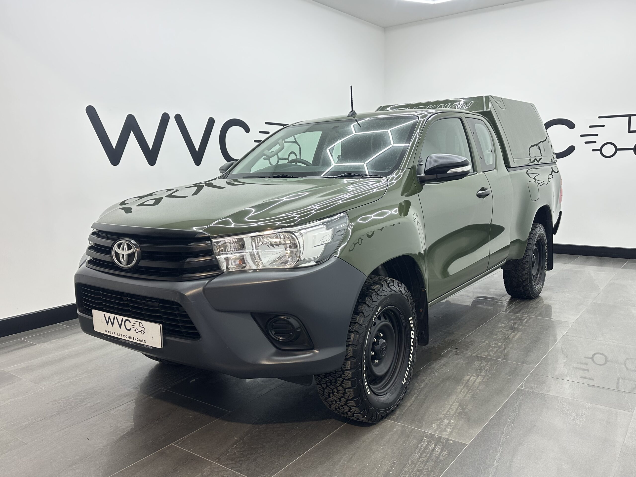 Toyota Hilux 2.4 D-4D Active 4WD Euro 6 4dr (3.5t)
