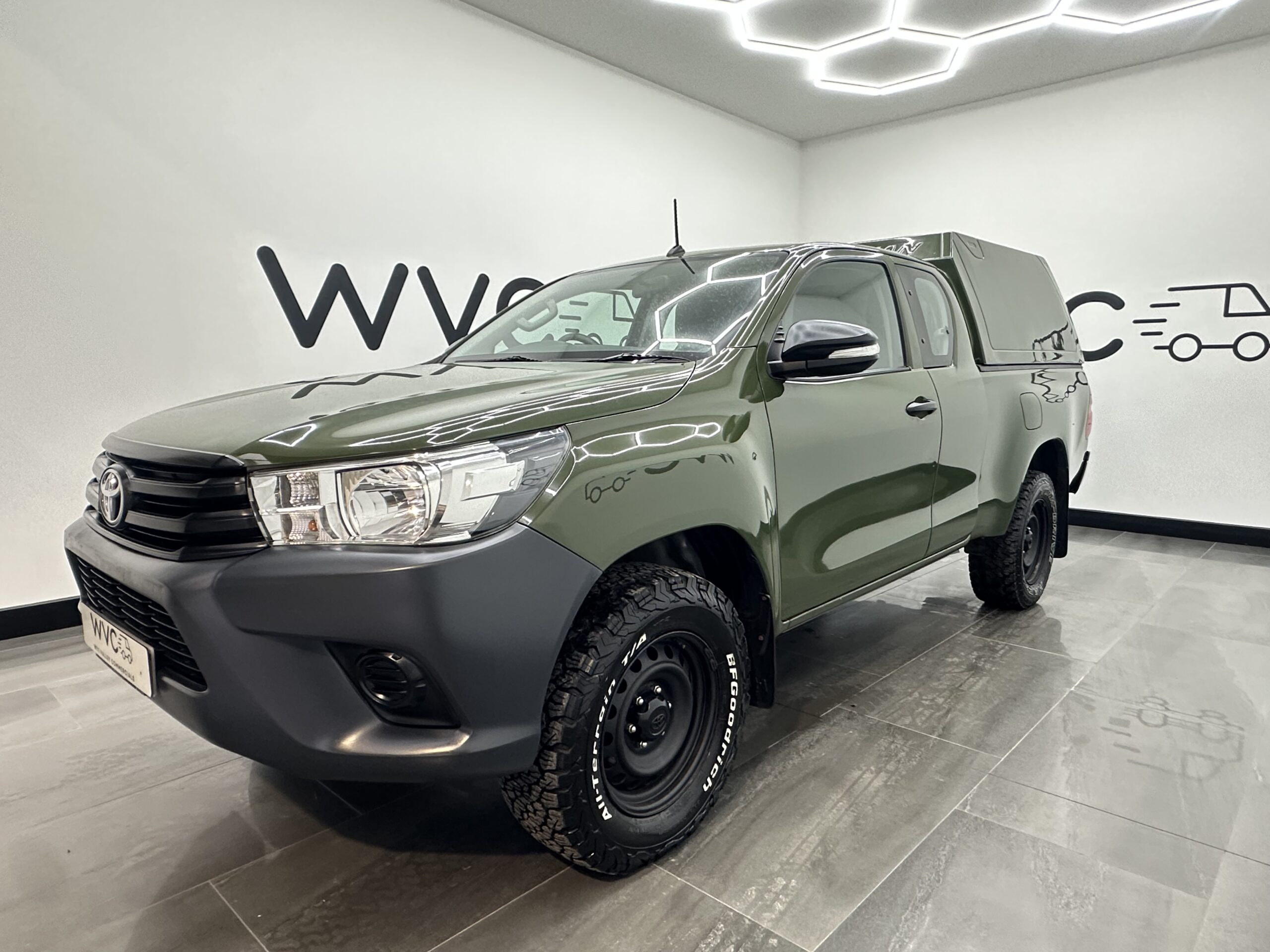 Toyota Hilux 2.4 D-4D Active 4WD Euro 6 4dr (3.5t)